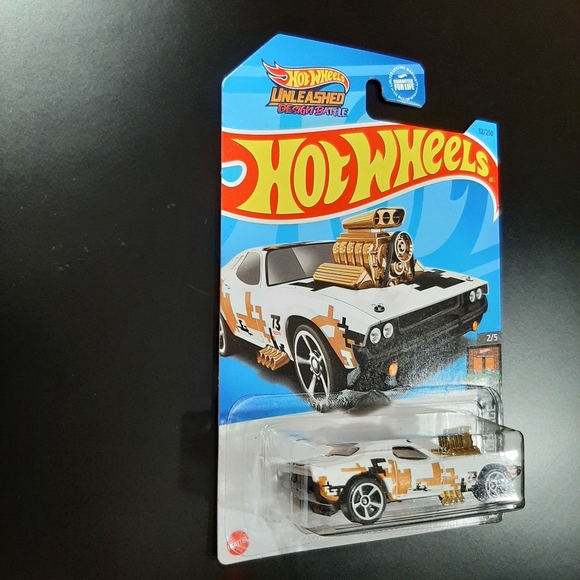 Mattel | Other | Hot Wheels Rodger Dodger 223 Hw Dream Garage ...